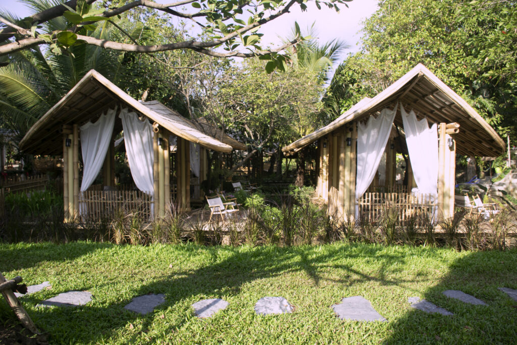 The bamboo hut is not just a rectangle. - Bamboosaurus